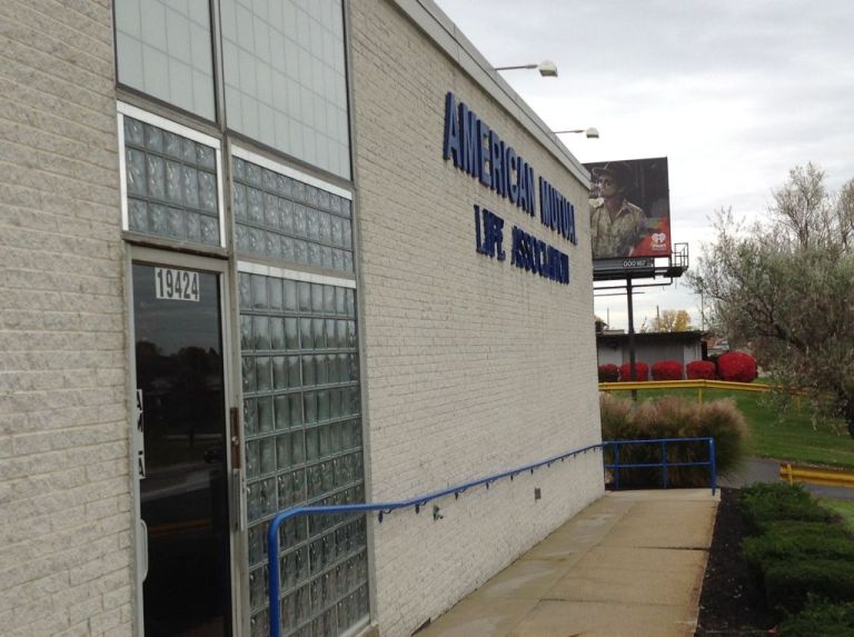 Glass Blocks bring Improved Insulation to this Commercial Building