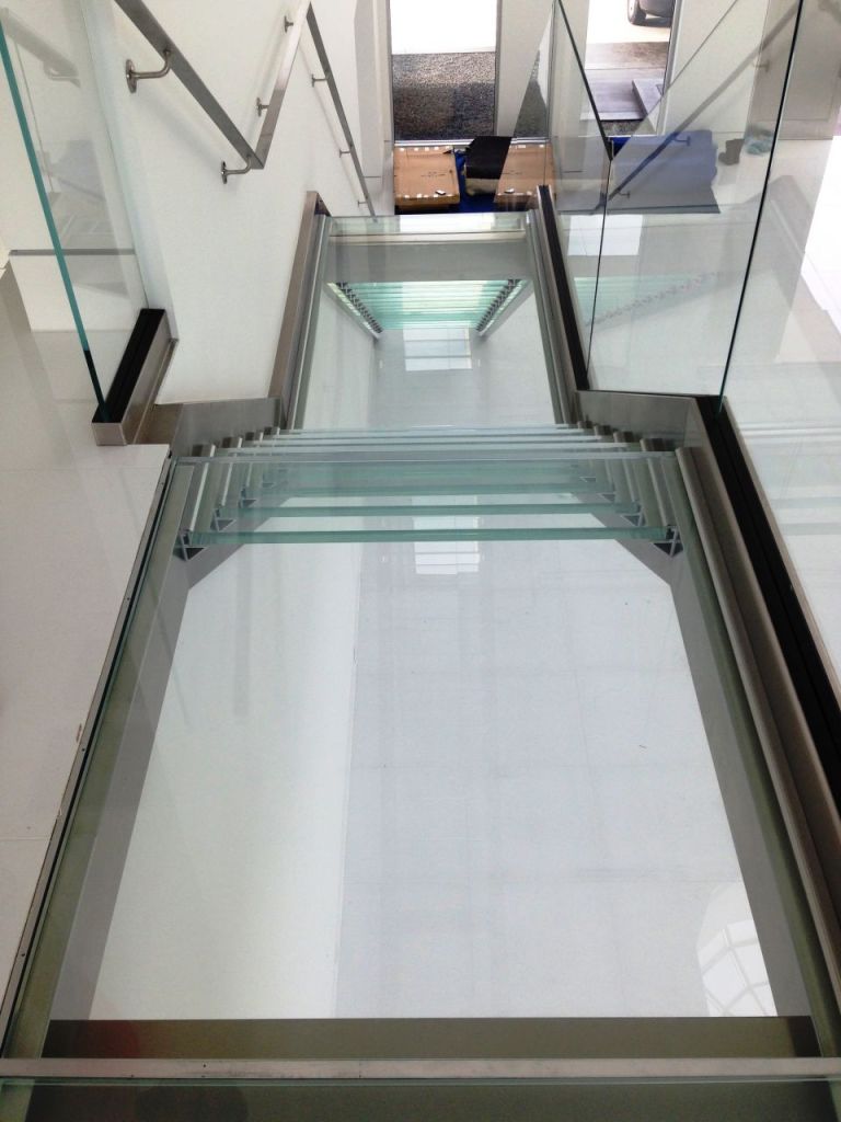 Learn 5 tricks to design a glass floor, walkway or bridge.