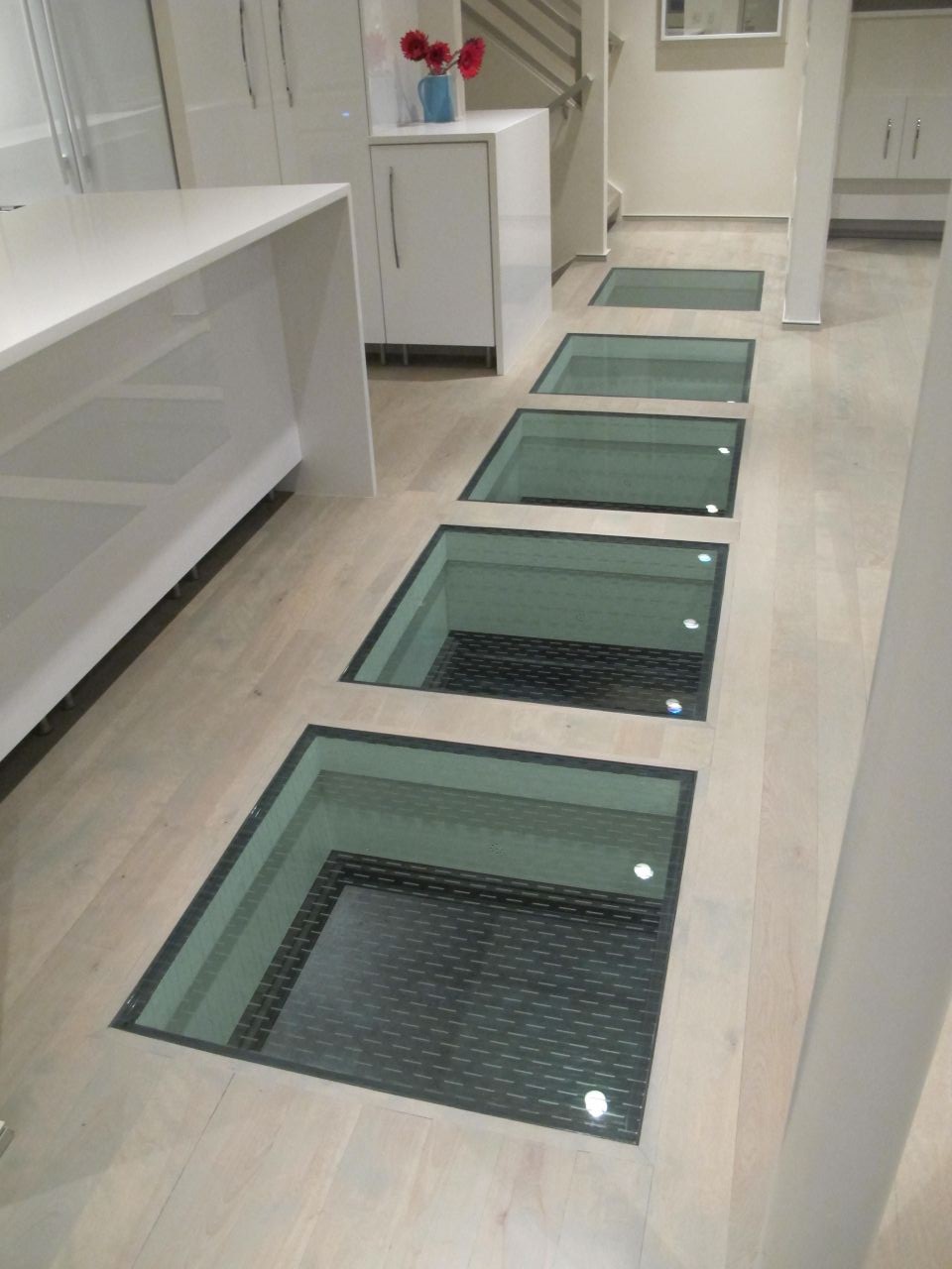 A Step by Step Guide to Select a Glass Floor or Bridge